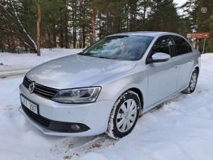 Grey Volkswagen Jetta 2011 in Prienai, with an engine capacity of 1.60 L and mileage of 219 thousand km for 4550 €, photo  on AUTOMOTO.COM.LV