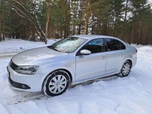 Grey Volkswagen Jetta 2011 in Prienai, with an engine capacity of 1.60 L and mileage of 219 thousand km for 4550 €, photo 11 on AUTOMOTO.COM.LV