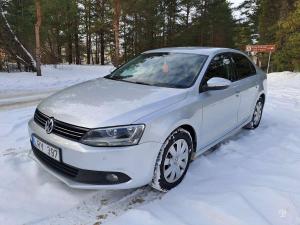 Grey Volkswagen Jetta 2011 in Prienai, with an engine capacity of 1.60 L and mileage of 219 thousand km for 4550 €, photo 12 on AUTOMOTO.COM.LV