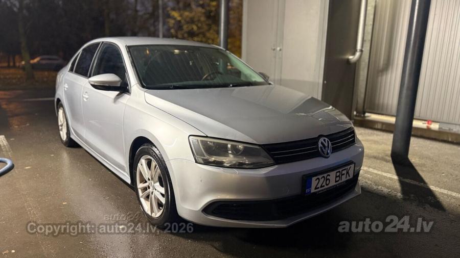Pelēks Volkswagen Jetta 2011 Tallina, ar dzinēja tilpumu 1.40 L un nobraukumu 195 tūkst. km par 5999 €, foto 1 vietnē AUTOMOTO.COM.LV