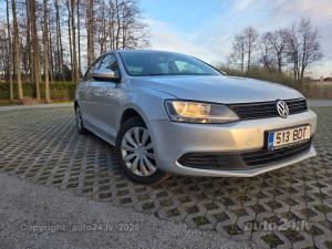 Grey Volkswagen Jetta 2011 in Tallinn, with an engine capacity of 1.20 L and mileage of 212 thousand km for 4499 €, photo 3 on AUTOMOTO.COM.LV