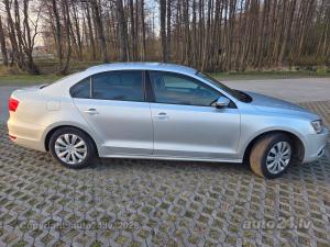 Grey Volkswagen Jetta 2011 in Tallinn, with an engine capacity of 1.20 L and mileage of 212 thousand km for 4499 €, photo 6 on AUTOMOTO.COM.LV