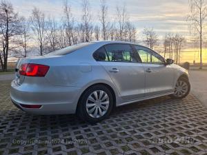 Grey Volkswagen Jetta 2011 in Tallinn, with an engine capacity of 1.20 L and mileage of 212 thousand km for 4499 €, photo 7 on AUTOMOTO.COM.LV