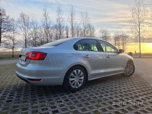 Grey Volkswagen Jetta 2011 in Tallinn, with an engine capacity of 1.20 L and mileage of 212 thousand km for 4499 €, photo 8 on AUTOMOTO.COM.LV
