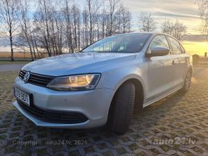 Grey Volkswagen Jetta 2011 in Tallinn, with an engine capacity of 1.20 L and mileage of 212 thousand km for 4499 €, photo 17 on AUTOMOTO.COM.LV