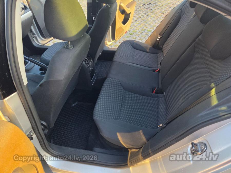 Grey Volkswagen Jetta 2011 in Tallinn, with an engine capacity of 1.20 L and mileage of 212 thousand km for 4499 €, photo 22 on AUTOMOTO.COM.LV