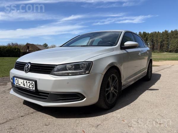 Pelēks Volkswagen Jetta 2011 Rīga, ar dzinēja tilpumu 1.60 L un nobraukumu 246 tūkst. km par 2100 €, foto 1 vietnē AUTOMOTO.COM.LV