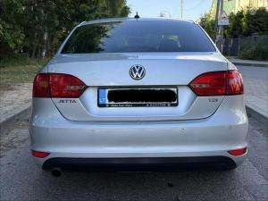 Pelēks Volkswagen Jetta 2011 Viļņa, ar dzinēja tilpumu 1.60 L un nobraukumu 238 tūkst. km par 4200 €, foto 6 vietnē AUTOMOTO.COM.LV