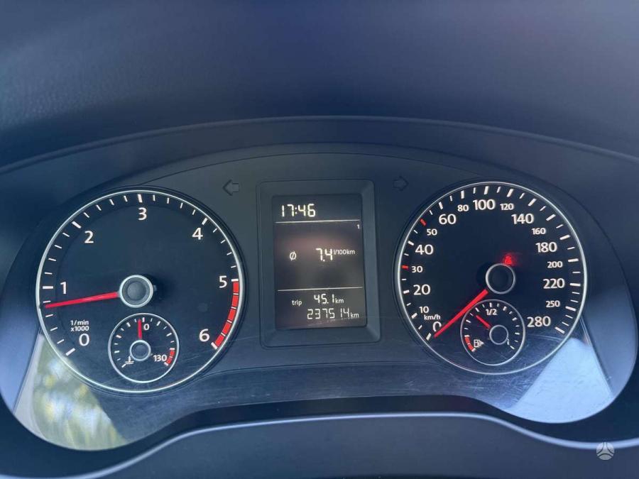 Pelēks Volkswagen Jetta 2011 Viļņa, ar dzinēja tilpumu 1.60 L un nobraukumu 238 tūkst. km par 4200 €, foto 8 vietnē AUTOMOTO.COM.LV