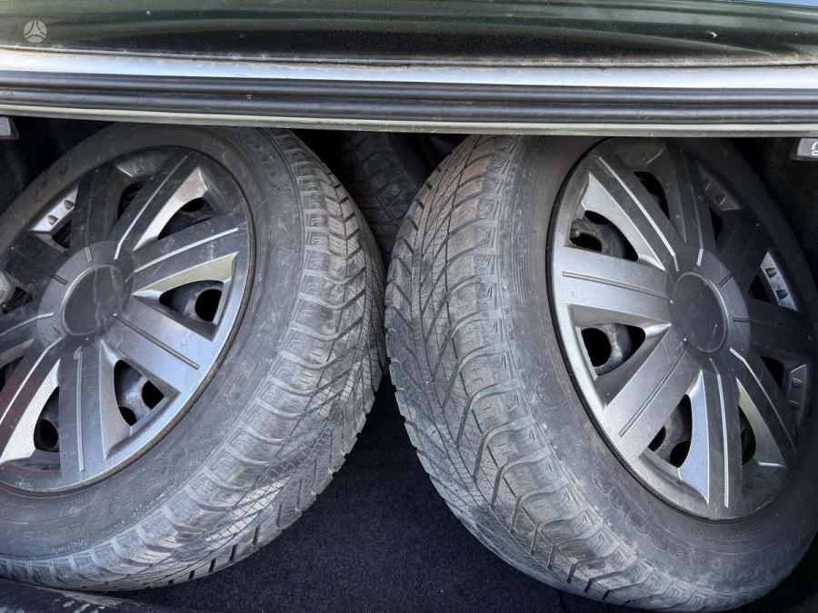 Pelēks Volkswagen Jetta 2011 Viļņa, ar dzinēja tilpumu 1.60 L un nobraukumu 238 tūkst. km par 4200 €, foto 12 vietnē AUTOMOTO.COM.LV
