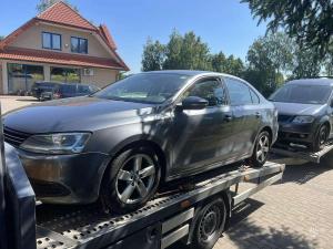 Pelēks Volkswagen Jetta 2011 Viļņa, ar dzinēja tilpumu 1.60 L un nobraukumu 290 tūkst. km par 4650 €, foto  vietnē AUTOMOTO.COM.LV