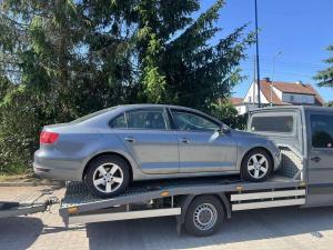 Pelēks Volkswagen Jetta 2011 Viļņa, ar dzinēja tilpumu 1.60 L un nobraukumu 290 tūkst. km par 4650 €, foto 3 vietnē AUTOMOTO.COM.LV