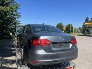 Pelēks Volkswagen Jetta 2011 Viļņa, ar dzinēja tilpumu 1.60 L un nobraukumu 290 tūkst. km par 4650 €, foto 5 vietnē AUTOMOTO.COM.LV
