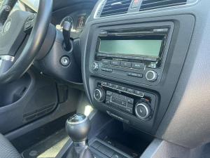 Pelēks Volkswagen Jetta 2011 Viļņa, ar dzinēja tilpumu 1.60 L un nobraukumu 290 tūkst. km par 4650 €, foto 6 vietnē AUTOMOTO.COM.LV