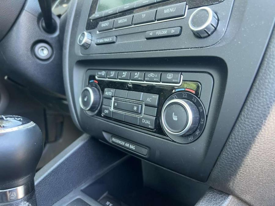Pelēks Volkswagen Jetta 2011 Viļņa, ar dzinēja tilpumu 1.60 L un nobraukumu 290 tūkst. km par 4650 €, foto 8 vietnē AUTOMOTO.COM.LV