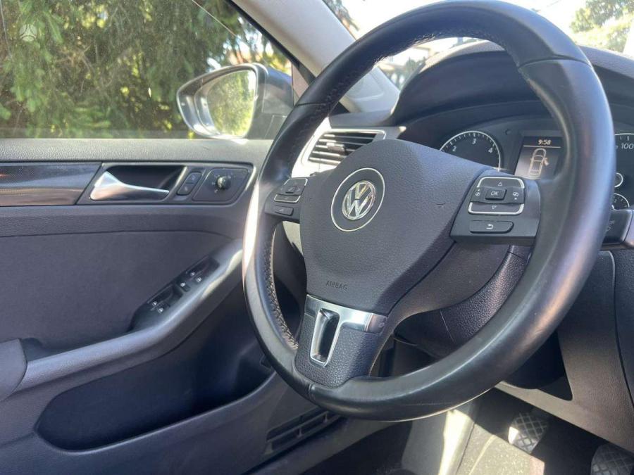 Pelēks Volkswagen Jetta 2011 Viļņa, ar dzinēja tilpumu 1.60 L un nobraukumu 290 tūkst. km par 4650 €, foto 9 vietnē AUTOMOTO.COM.LV
