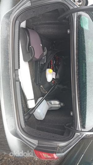 Grey Volkswagen Jetta 2011 in Tallinn, with an engine capacity of 1.40 L and mileage of 262 thousand km for 3900 €, photo 7 on AUTOMOTO.COM.LV
