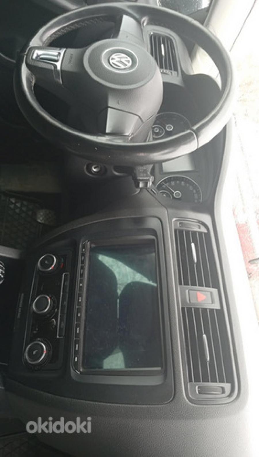 Grey Volkswagen Jetta 2011 in Tallinn, with an engine capacity of 1.40 L and mileage of 262 thousand km for 3900 €, photo 10 on AUTOMOTO.COM.LV