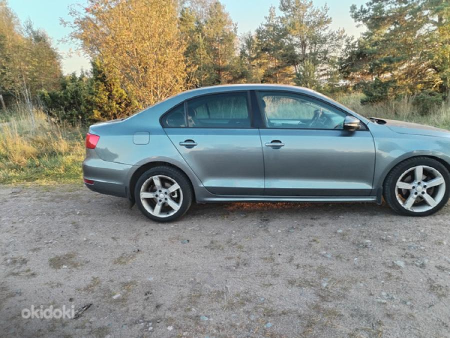 Grey Volkswagen Jetta 2011 in Tallinn, with an engine capacity of 1.40 L and mileage of 262 thousand km for 3900 €, photo 16 on AUTOMOTO.COM.LV