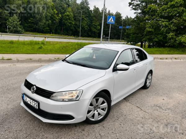 Pelēks Volkswagen Jetta 2011 Rīga, ar dzinēja tilpumu 1.60 L un nobraukumu 257 tūkst. km par 2750 €, foto 2 vietnē AUTOMOTO.COM.LV