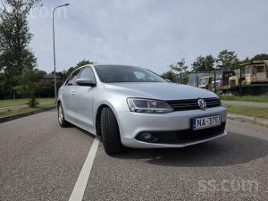 Pelēks Volkswagen Jetta 2011 Liepāja, ar dzinēja tilpumu 1.60 L un nobraukumu 224 tūkst. km par 4200 €, foto  vietnē AUTOMOTO.COM.LV