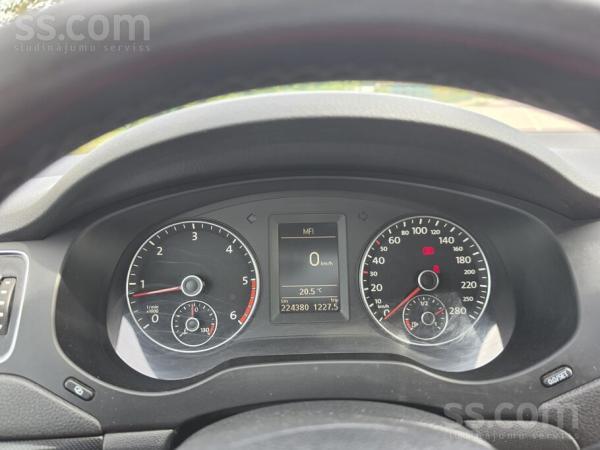 Volkswagen Jetta 2011 Liepāja vietnē Pelēks Volkswagen Jetta 2011 Liepāja, ar dzinēja tilpumu 1.60 L un nobraukumu 224 tūkst. km par 4200 €, foto 9 vietnē AUTOMOTO.COM.LV
