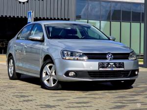 Volkswagen Jetta 2011 in Siauliai on AUTOMOTO.COM.LV Grey Volkswagen Jetta 2011 in Siauliai, with an engine capacity of 1.60 L and mileage of 115 thousand km for 4450 €, photo 1 on AUTOMOTO.COM.LV