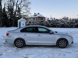 Grey Volkswagen Jetta 2012 in Alytus, with an engine capacity of 1.60 L and mileage of 270 thousand km for 3700 €, photo 6 on AUTOMOTO.COM.LV