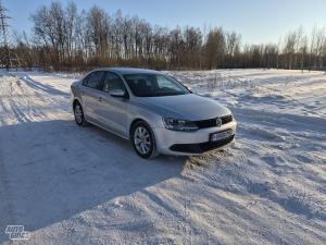 Grey Volkswagen Jetta 2012 in Kaunas, with an engine capacity of 1.20 L and mileage of 148 thousand km for 3700 €, photo  on AUTOMOTO.COM.LV