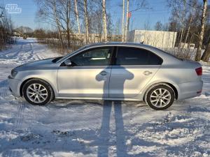 Pelēks Volkswagen Jetta 2012 Kauņa, ar dzinēja tilpumu 1.20 L un nobraukumu 148 tūkst. km par 3700 €, foto 6 vietnē AUTOMOTO.COM.LV