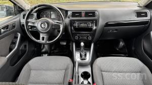 Grey Volkswagen Jetta 2012 in Rezekne, with an engine capacity of 1.60 L and mileage of 264 thousand km for 3450 €, photo 10 on AUTOMOTO.COM.LV