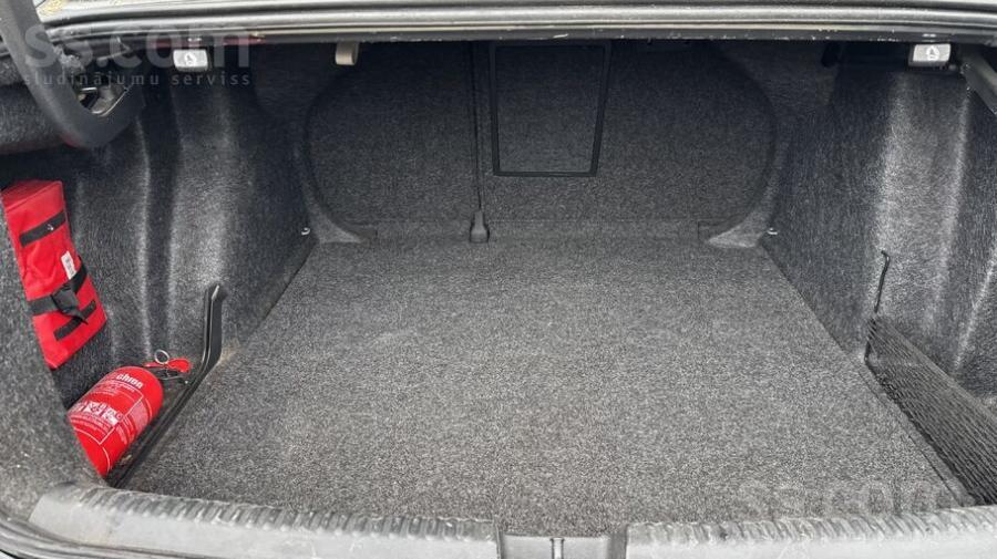 Grey Volkswagen Jetta 2012 in Rezekne, with an engine capacity of 1.60 L and mileage of 264 thousand km for 3450 €, photo 15 on AUTOMOTO.COM.LV