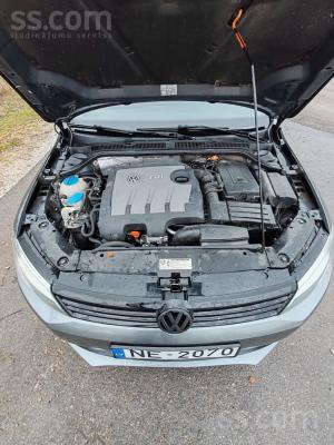 Pelēks Volkswagen Jetta 2012 Ludza, ar dzinēja tilpumu 1.60 L un nobraukumu 311 tūkst. km par 5100 €, foto 7 vietnē AUTOMOTO.COM.LV