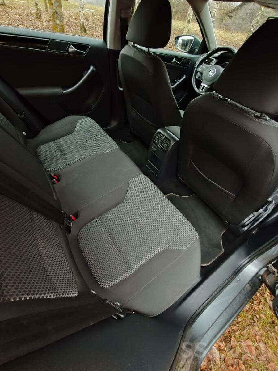 Pelēks Volkswagen Jetta 2012 Ludza, ar dzinēja tilpumu 1.60 L un nobraukumu 311 tūkst. km par 5100 €, foto 14 vietnē AUTOMOTO.COM.LV