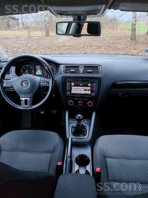 Pelēks Volkswagen Jetta 2012 Ludza, ar dzinēja tilpumu 1.60 L un nobraukumu 311 tūkst. km par 5100 €, foto 15 vietnē AUTOMOTO.COM.LV