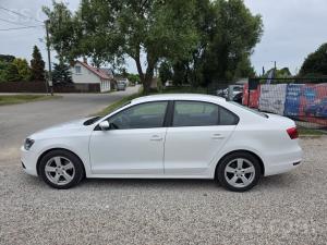 Pelēks Volkswagen Jetta 2012 Ventspils, ar dzinēja tilpumu 1.60 L un nobraukumu 301 tūkst. km par 3700 €, foto 5 vietnē AUTOMOTO.COM.LV