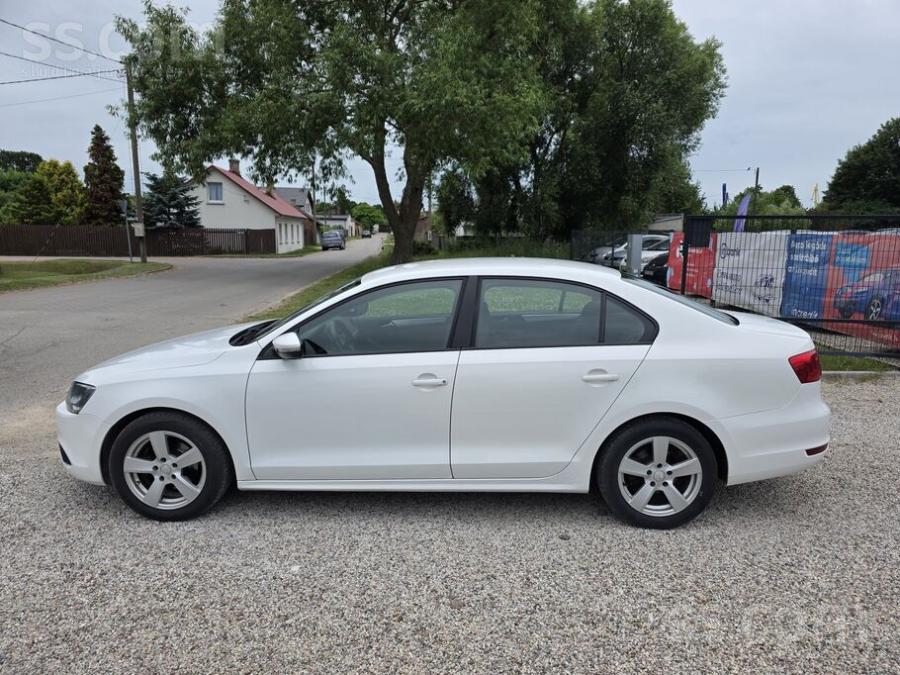 Pelēks Volkswagen Jetta 2012 Ventspils, ar dzinēja tilpumu 1.60 L un nobraukumu 301 tūkst. km par 3700 €, foto 5 vietnē AUTOMOTO.COM.LV