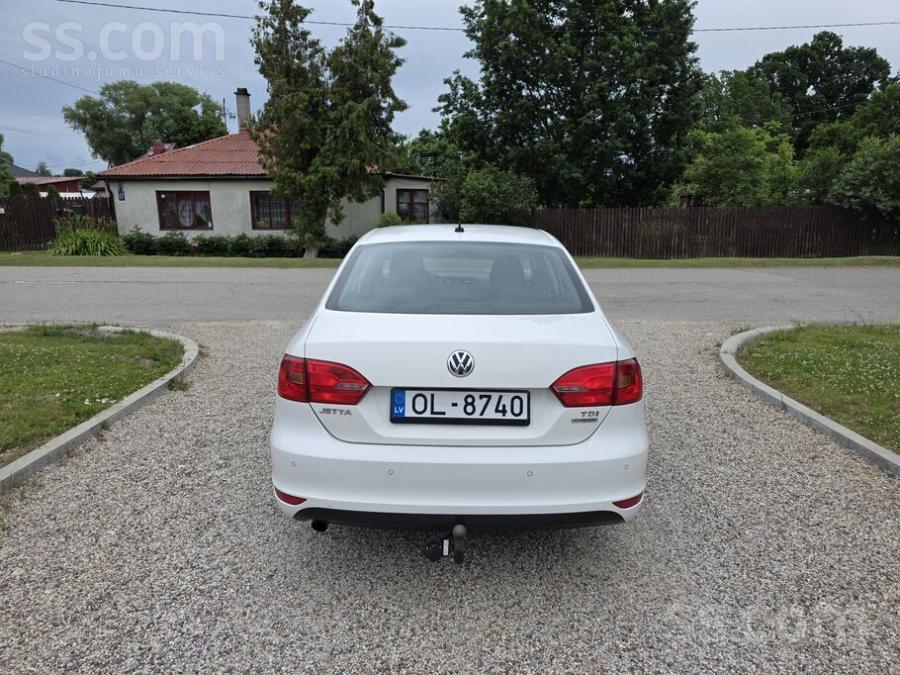 Pelēks Volkswagen Jetta 2012 Ventspils, ar dzinēja tilpumu 1.60 L un nobraukumu 301 tūkst. km par 3700 €, foto 8 vietnē AUTOMOTO.COM.LV