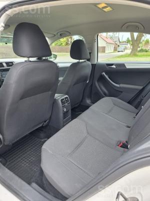 Pelēks Volkswagen Jetta 2012 Ventspils, ar dzinēja tilpumu 1.60 L un nobraukumu 301 tūkst. km par 3700 €, foto 15 vietnē AUTOMOTO.COM.LV