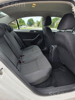 Pelēks Volkswagen Jetta 2012 Ventspils, ar dzinēja tilpumu 1.60 L un nobraukumu 301 tūkst. km par 3700 €, foto 16 vietnē AUTOMOTO.COM.LV