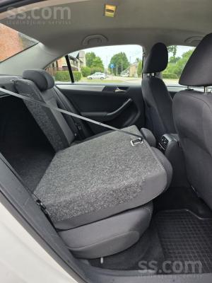 Pelēks Volkswagen Jetta 2012 Ventspils, ar dzinēja tilpumu 1.60 L un nobraukumu 301 tūkst. km par 3700 €, foto 17 vietnē AUTOMOTO.COM.LV