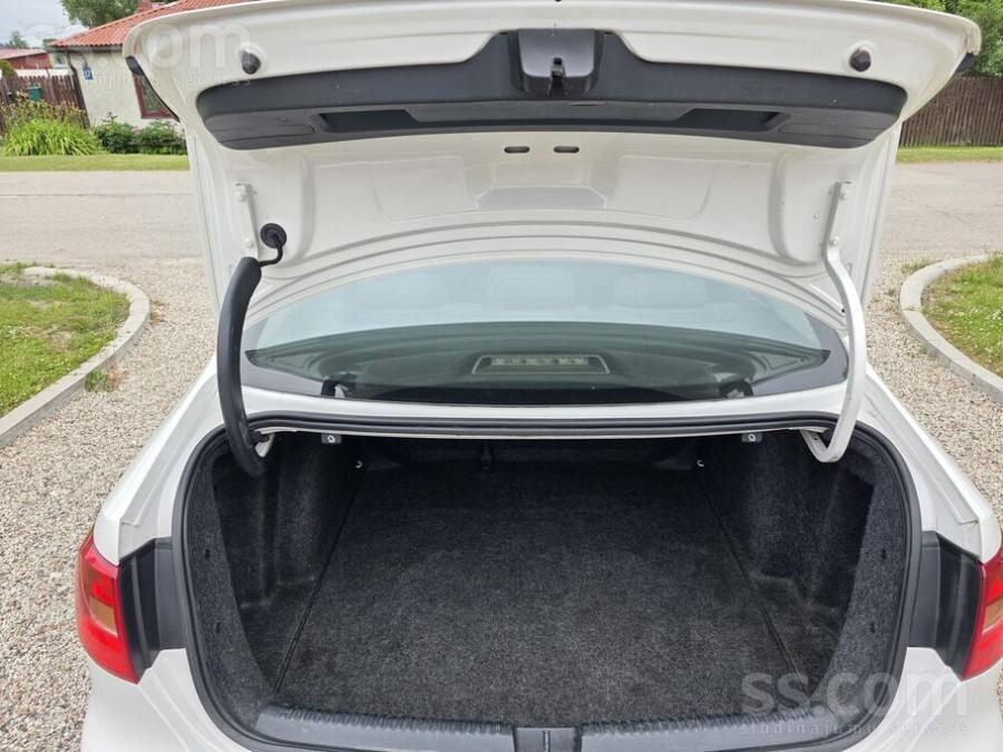 Pelēks Volkswagen Jetta 2012 Ventspils, ar dzinēja tilpumu 1.60 L un nobraukumu 301 tūkst. km par 3700 €, foto 19 vietnē AUTOMOTO.COM.LV