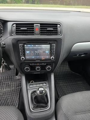 Grey Volkswagen Jetta 2012 in Ventspils, with an engine capacity of 1.60 L and mileage of 301 thousand km for 3700 €, photo 12 on AUTOMOTO.COM.LV