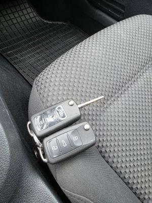 Grey Volkswagen Jetta 2012 in Ventspils, with an engine capacity of 1.60 L and mileage of 301 thousand km for 3700 €, photo 18 on AUTOMOTO.COM.LV