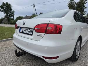 Grey Volkswagen Jetta 2012 in Ventspils, with an engine capacity of 1.60 L and mileage of 301 thousand km for 3700 €, photo 20 on AUTOMOTO.COM.LV