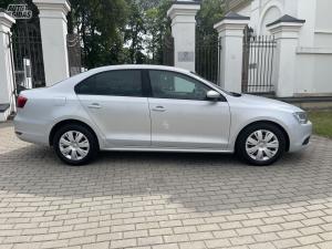 Pelēks Volkswagen Jetta 2012 Viļņa, ar dzinēja tilpumu 1.60 L un nobraukumu 200 tūkst. km par 3700 €, foto 13 vietnē AUTOMOTO.COM.LV