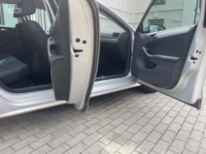 Pelēks Volkswagen Jetta 2012 Viļņa, ar dzinēja tilpumu 1.60 L un nobraukumu 200 tūkst. km par 3700 €, foto 19 vietnē AUTOMOTO.COM.LV