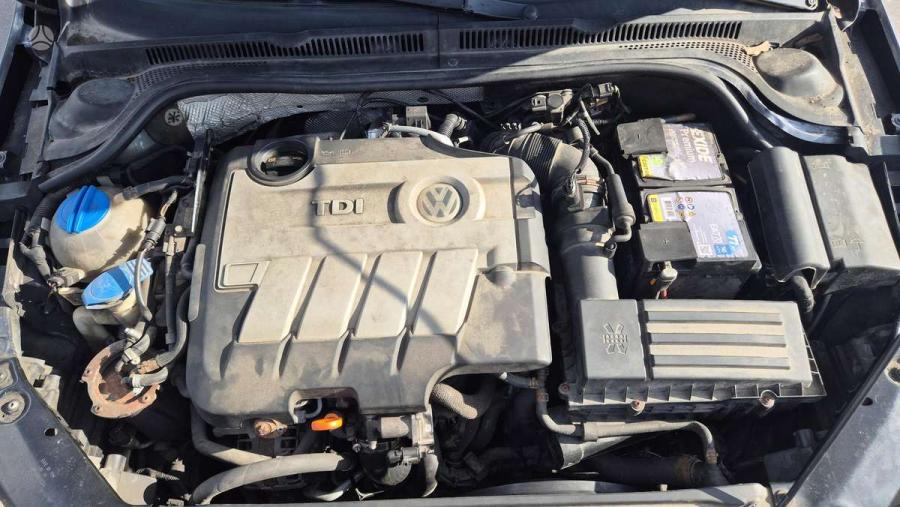Pelēks Volkswagen Jetta 2012 Viļņa, ar dzinēja tilpumu 1.97 L un nobraukumu 278 tūkst. km par 3650 €, foto 16 vietnē AUTOMOTO.COM.LV