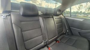 Pelēks Volkswagen Jetta 2012 Viļņa, ar dzinēja tilpumu 1.97 L un nobraukumu 278 tūkst. km par 3650 €, foto 25 vietnē AUTOMOTO.COM.LV
