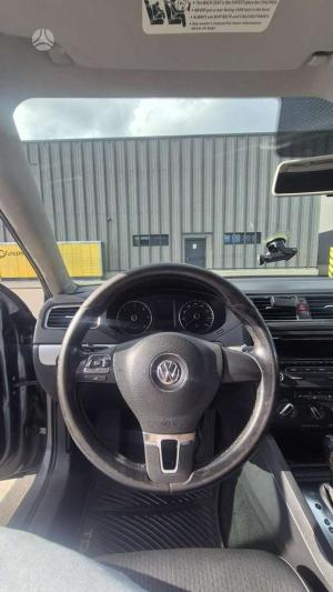 Pelēks Volkswagen Jetta 2012 Viļņa, ar dzinēja tilpumu 1.97 L un nobraukumu 278 tūkst. km par 3650 €, foto 39 vietnē AUTOMOTO.COM.LV